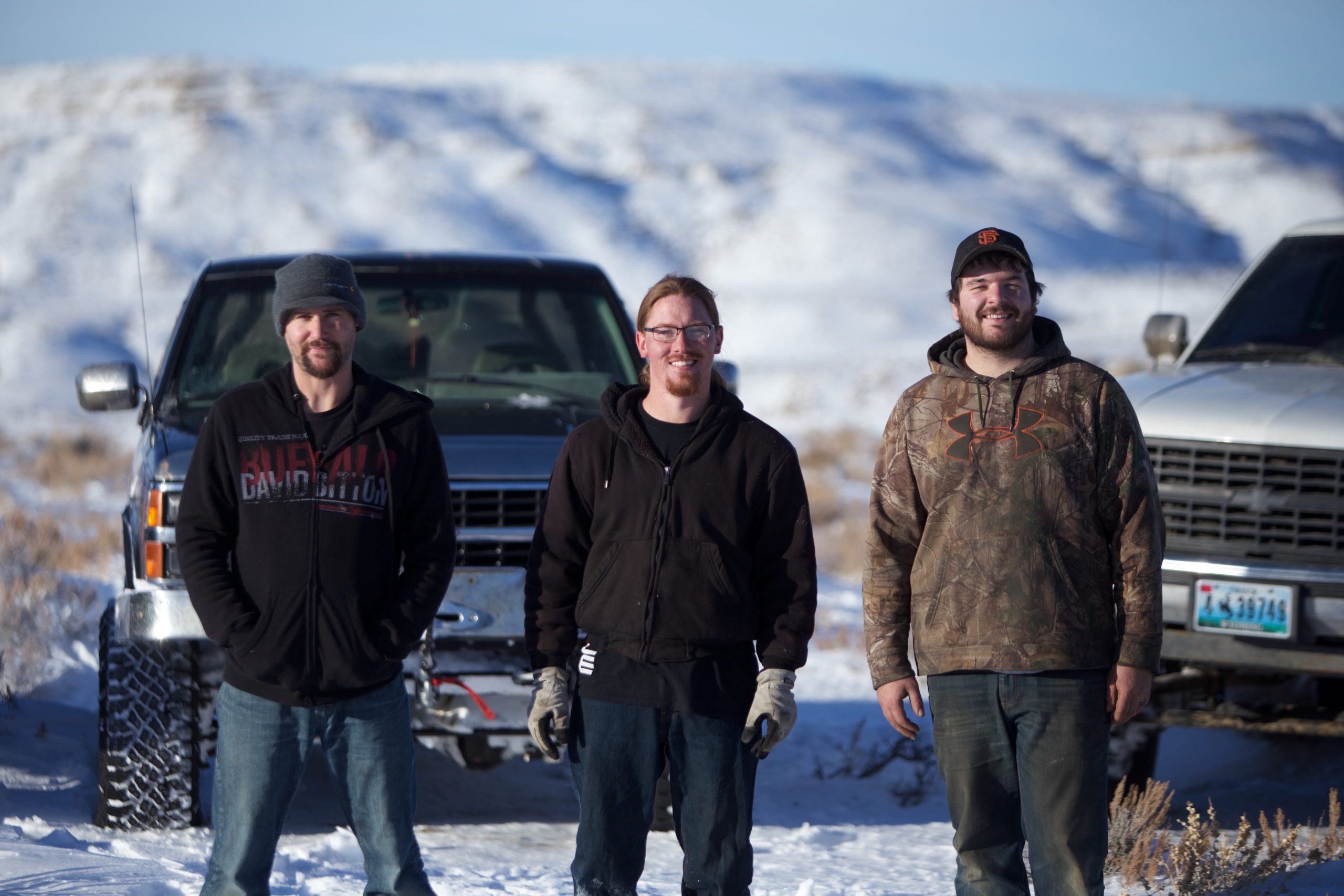 Paying it Forward: Off-Road Enthusiasts Help Those Stuck in the Snow ...