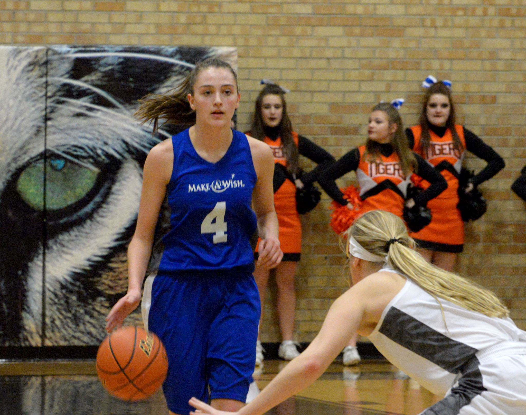Lady Wolves Edge Lady Tigers for Win Number 10 - SweetwaterNOW