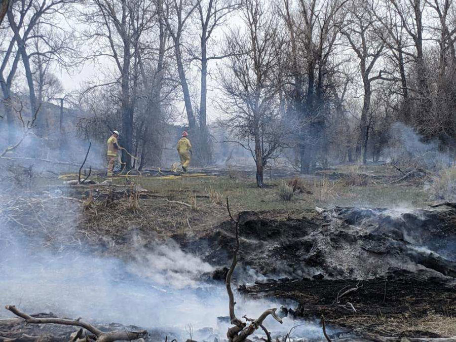 PHOTOS: Green River Firefighters Respond to Two Brush Fires - SweetwaterNOW