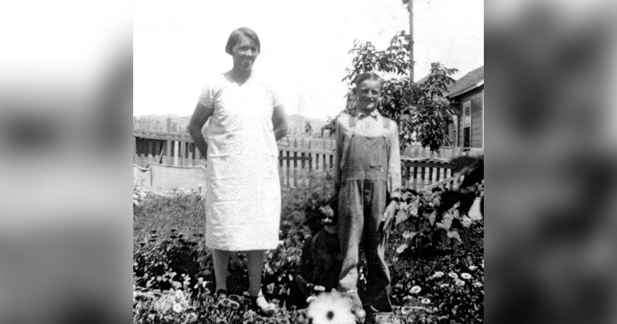 Museum Discovers Photograph of Mother with Her Son, Who Later Became ...