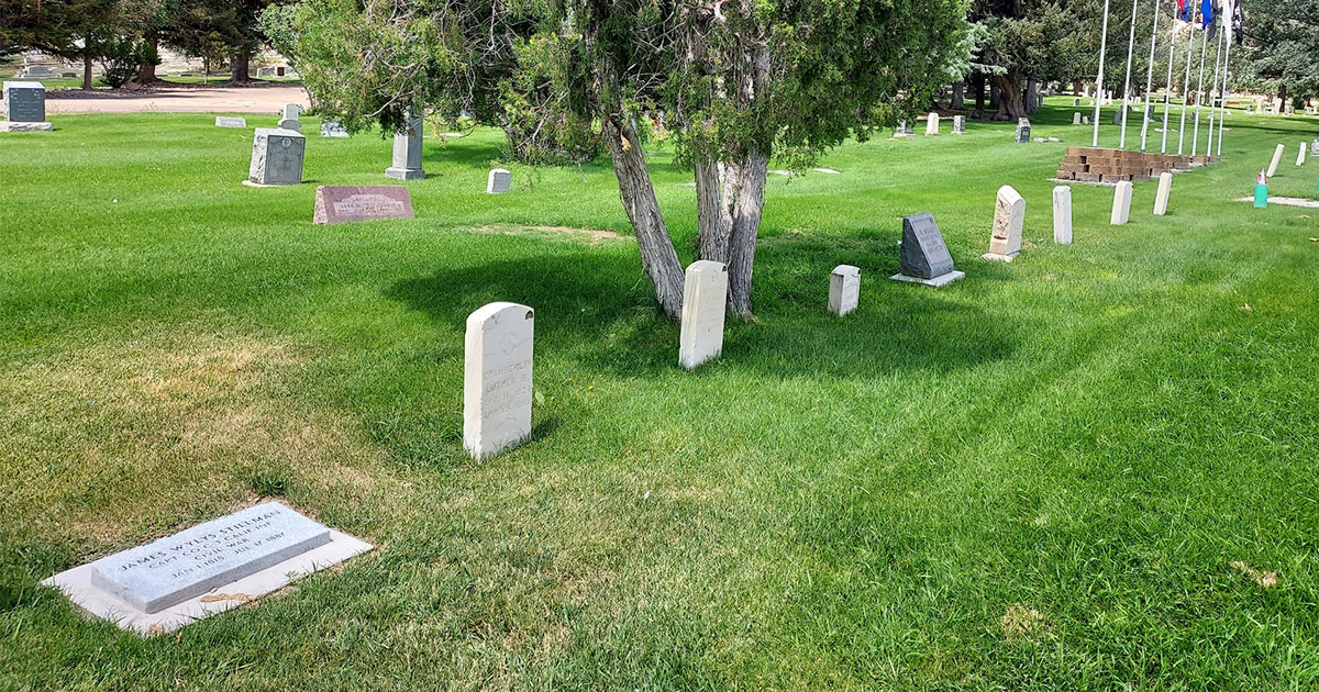 Veterans' Gravesites Receive New VA HeadStone from High Desert Chapter ...
