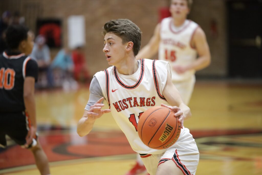 WWCC Basketball Teams Defeat Central Wyoming - SweetwaterNOW