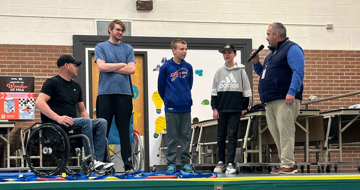 Dustin Shillcox Talks to Harrison Elementary Students About Disability ...