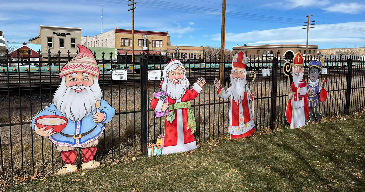 Downtown Rock Springs Hosts Santas from 56 Nationalities - SweetwaterNOW